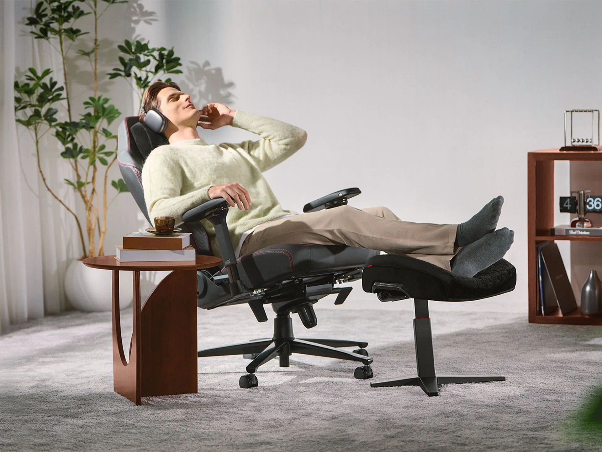 Secretlab’s new Otto Adjustable Legrest turned out to be more useful ...