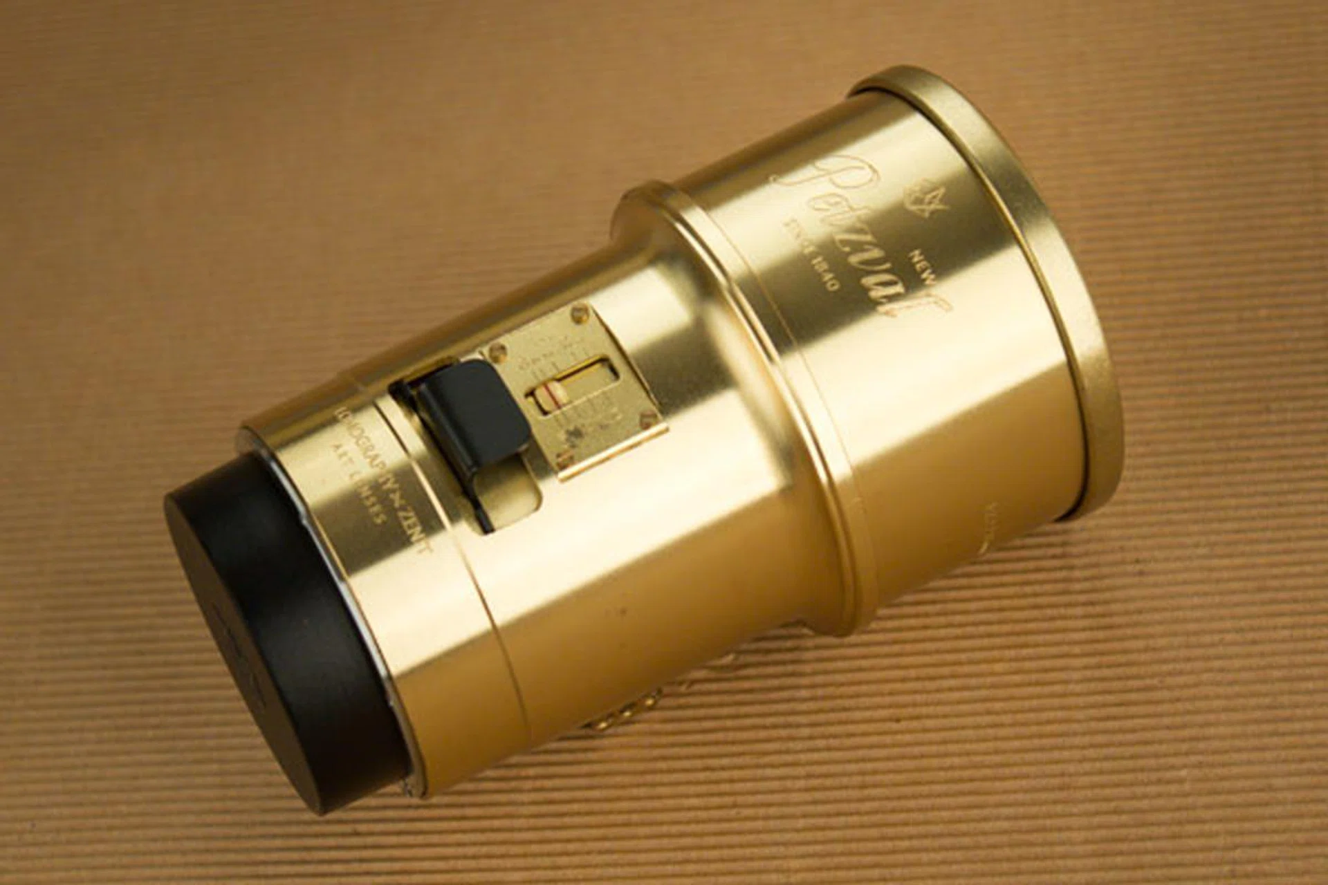 Hands-on: Lomography Petzval 85mm F2.2 Lens | HardwareZone Singapore