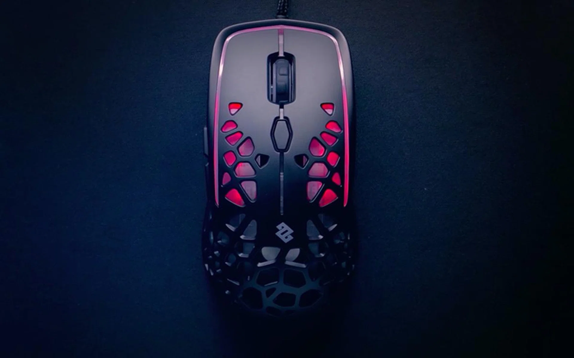 The Zephyr gaming mouse comes with a small fan to beat back sweaty ...