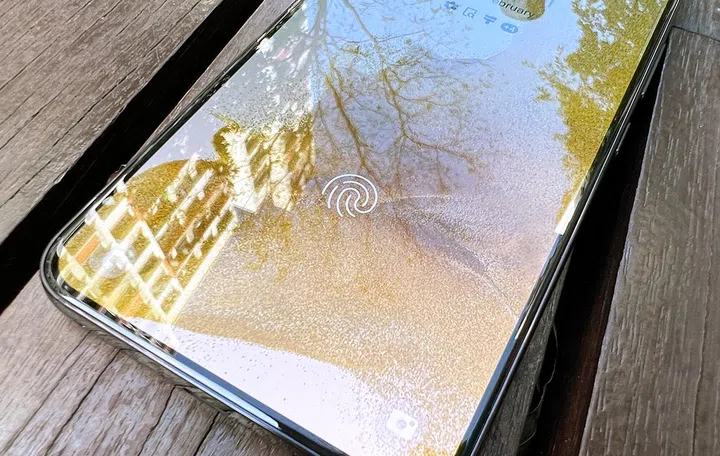 Samsung's next-gen OLED screens might support multi-fingerprint sensing ...