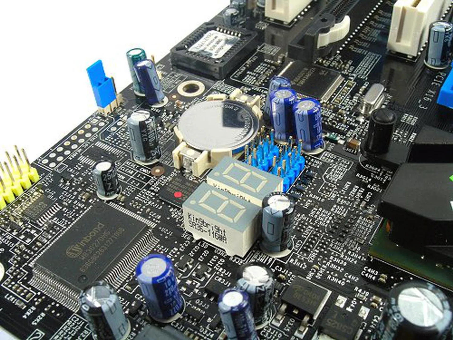 ECS PN2 SLI2+ (NVIDIA nForce 680i SLI) | HardwareZone Singapore