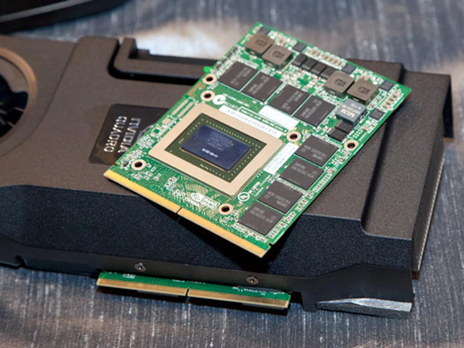 Hands-on: HP Z1 Workstation Teardown | HardwareZone Singapore