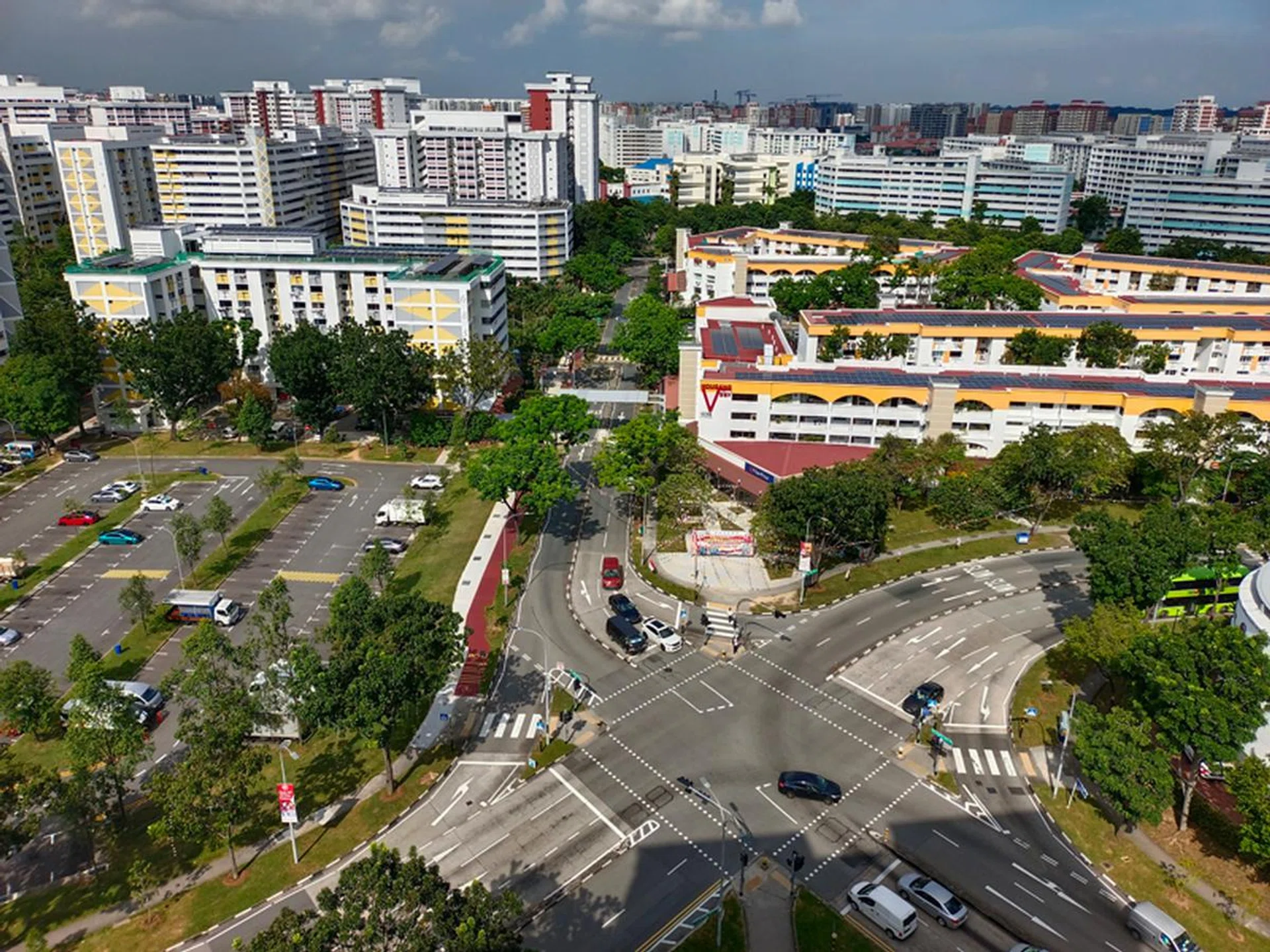 Vivo V21 5G phone review: Viable for the best looking phone award ...