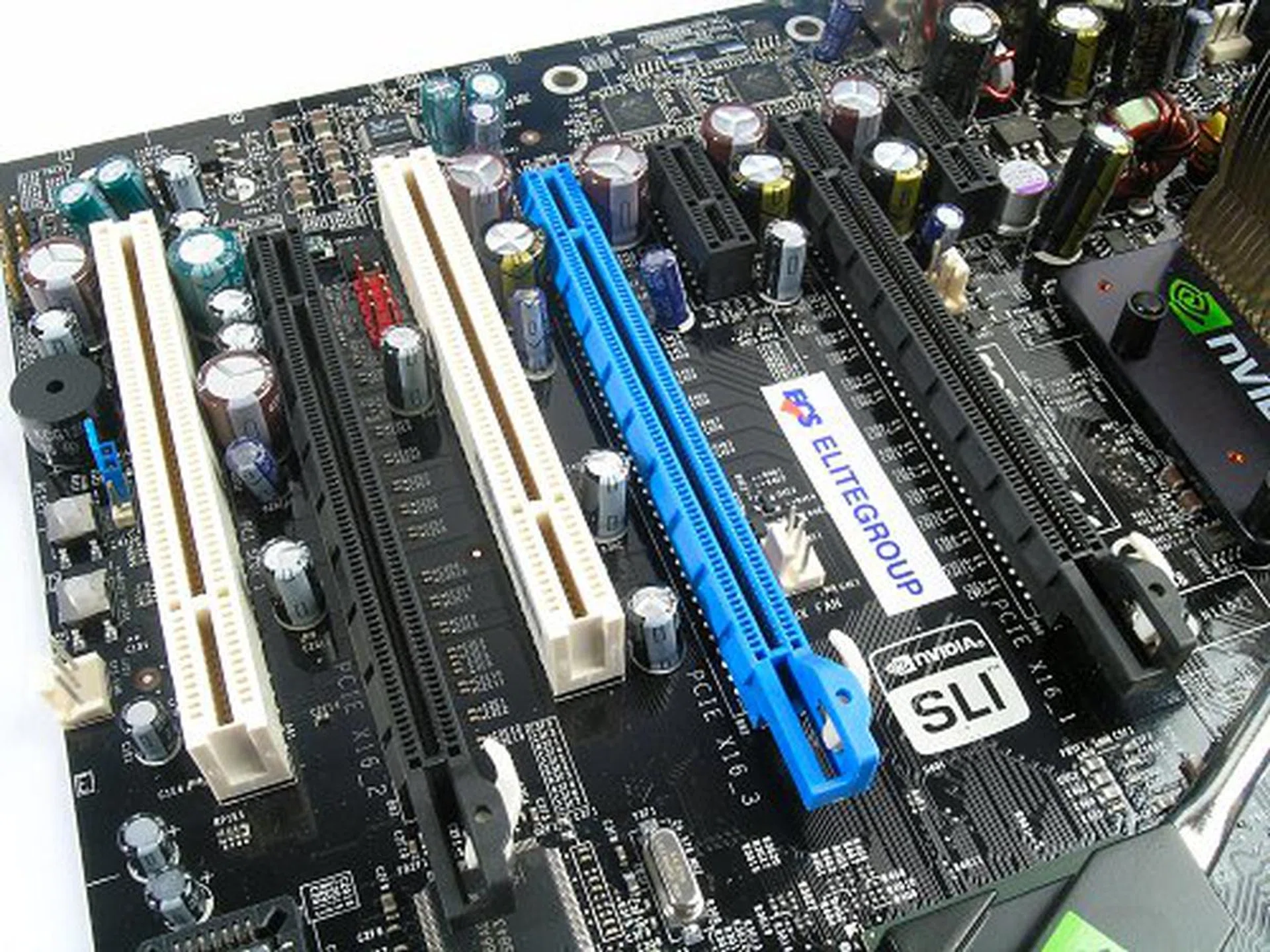 ECS PN2 SLI2+ (NVIDIA nForce 680i SLI) | HardwareZone Singapore