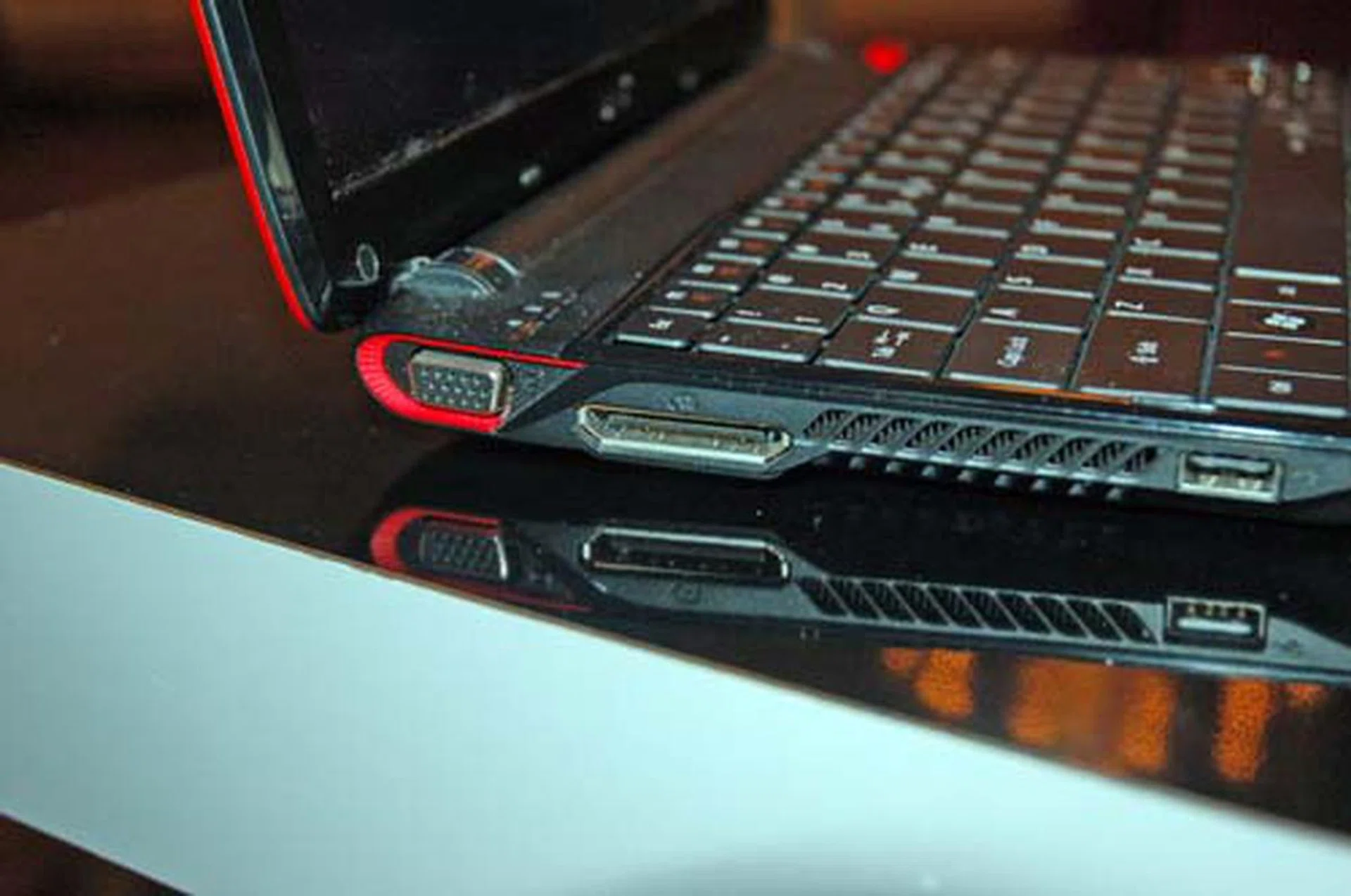 Acer Ferrari One Netbook - Vroom Vroom! | HardwareZone Singapore