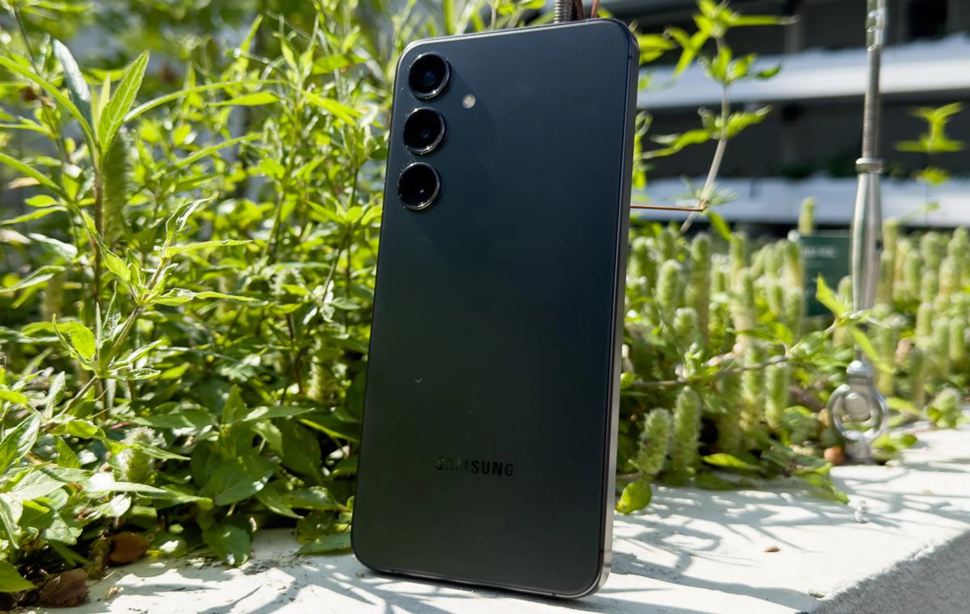 Samsung Galaxy S24 & S24+ review: Flagship AI features at a lower price ...