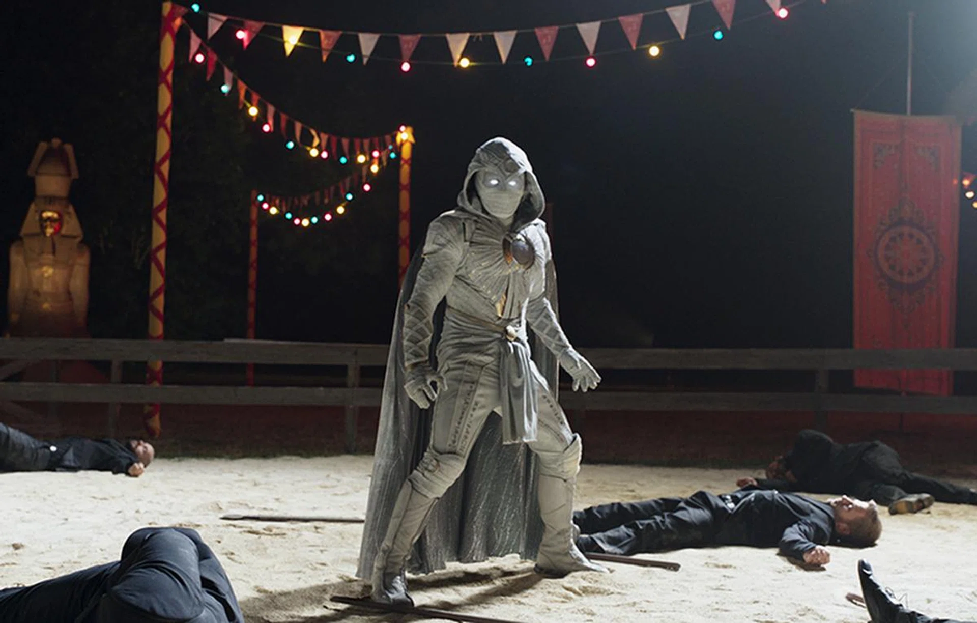 Moon Knight (Disney+) review: Dark, dazzling, and wonderfully demented ...