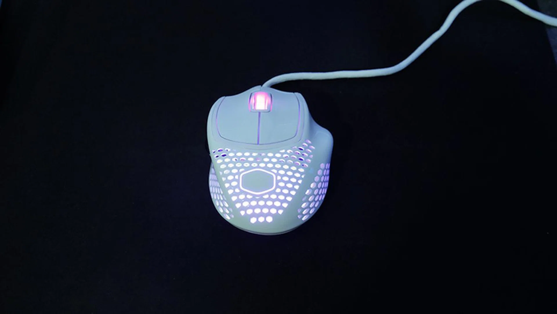 Cooler Master MM720 gaming mouse review: A classic respawned ...