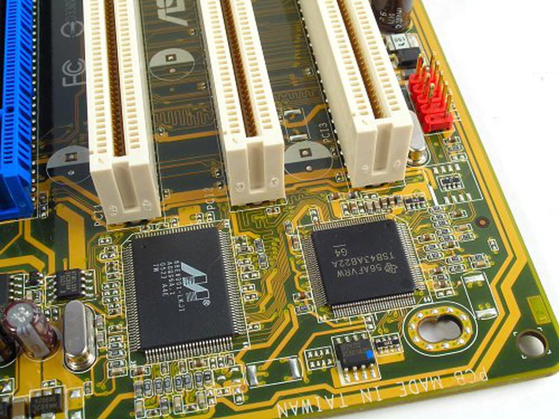ASUS A8R-MVP (ATI CrossFire Xpress 1600) | HardwareZone Singapore