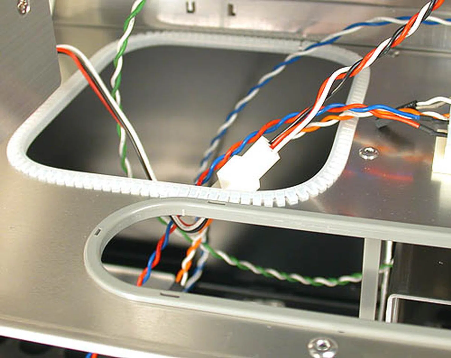 Lian Li PC-A10 Aluminum Casing | HardwareZone Singapore