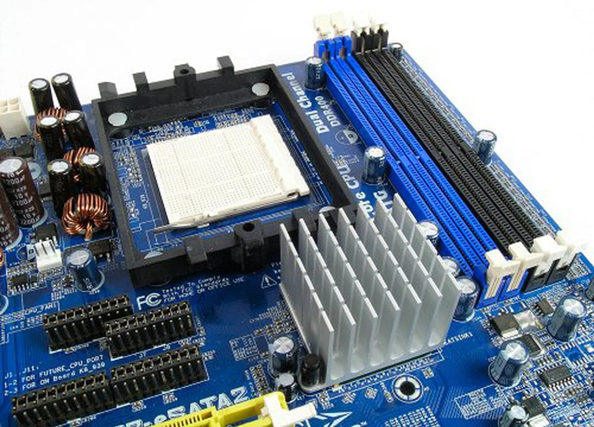 ASRock 939SLI32-eSATA2 (ULi M1695 + M1697) | HardwareZone Singapore