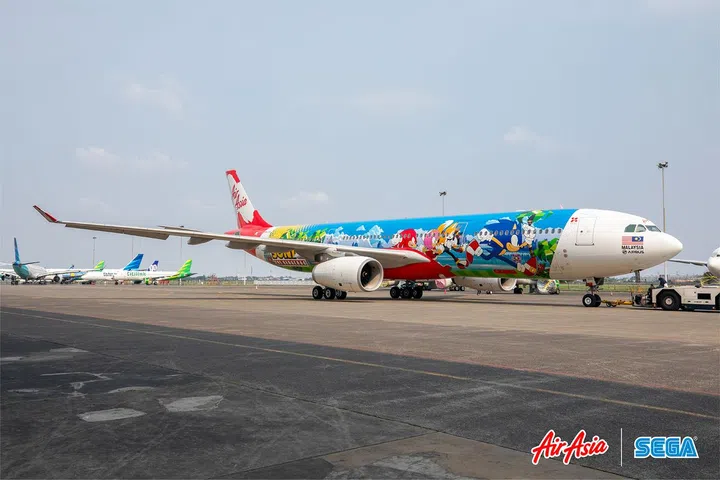 Sonic the Hedgehog and Persona 5 take flight with AirAsia's new themed ...