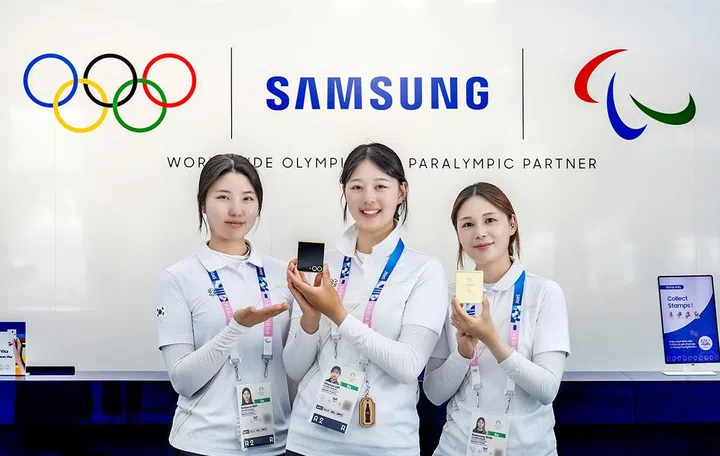 Samsung gifts Olympic Edition Galaxy Z Flip6 to all Paris 2024 athletes ...