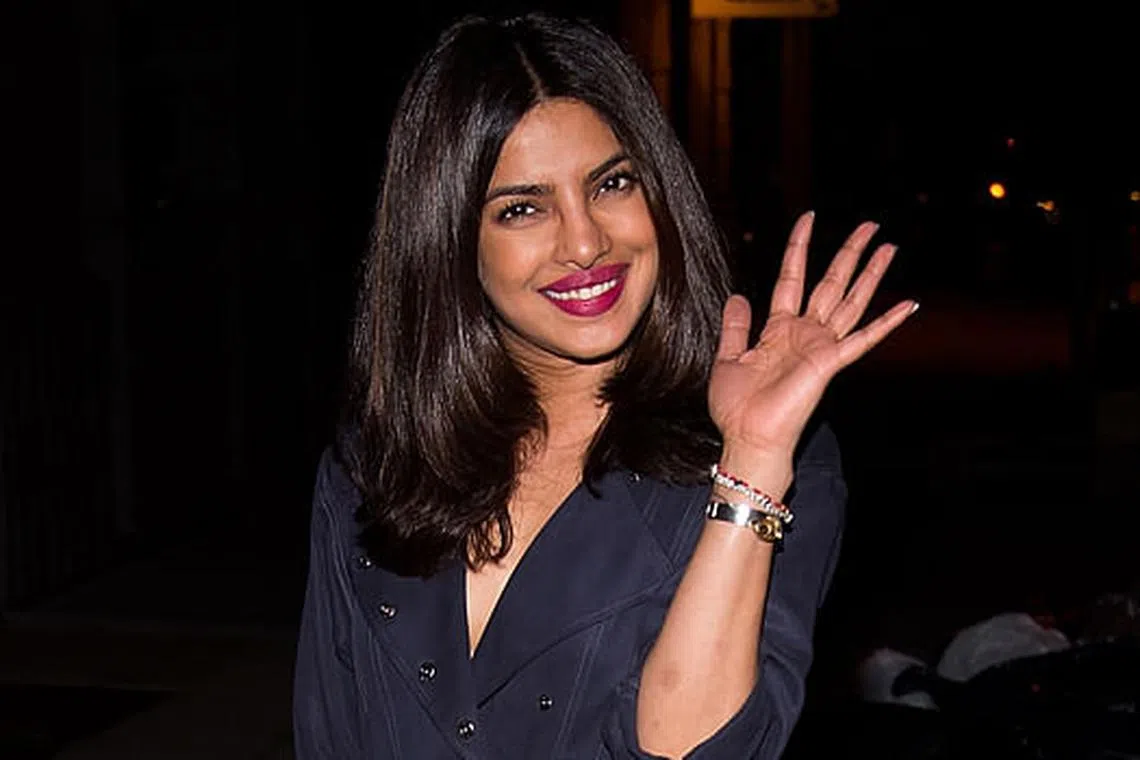 Priyanka Chopra Just Revealed Her Engagement Ring And It's Gorgeous ...