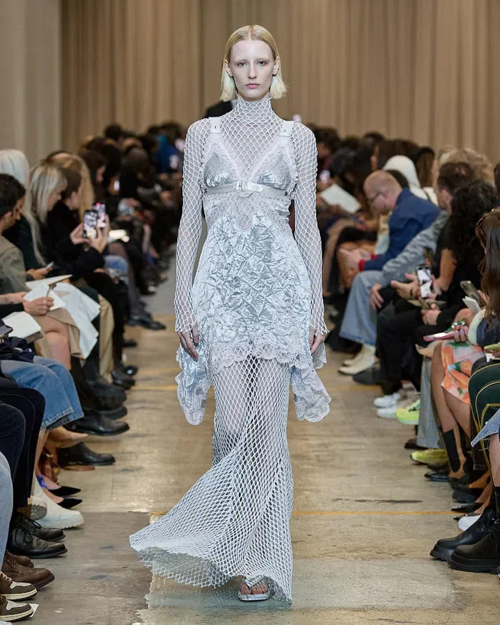 Slinky And Sultry, Mermaid Dressing Has Us Hooked—All Over Again ...