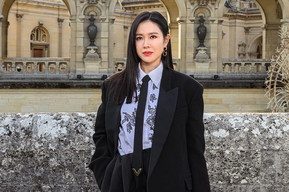 Son Ye-jin And Emma Chamberlain Muse On Valentino's Dreamy Couture Fall ...