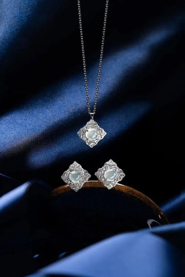 Singapore Jewellery Brand Choo Yilin Is Back With First Digital Trunk ...