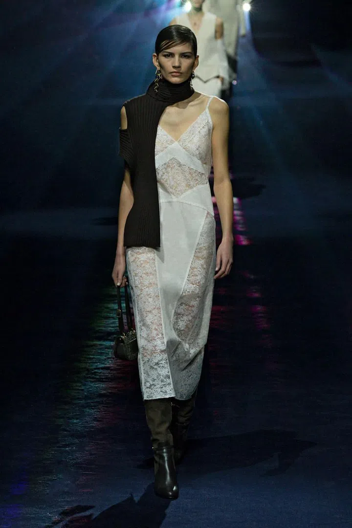 Song Hye-kyo, Greg Hsu And The Quintessential Fendi Woman For Fall ...