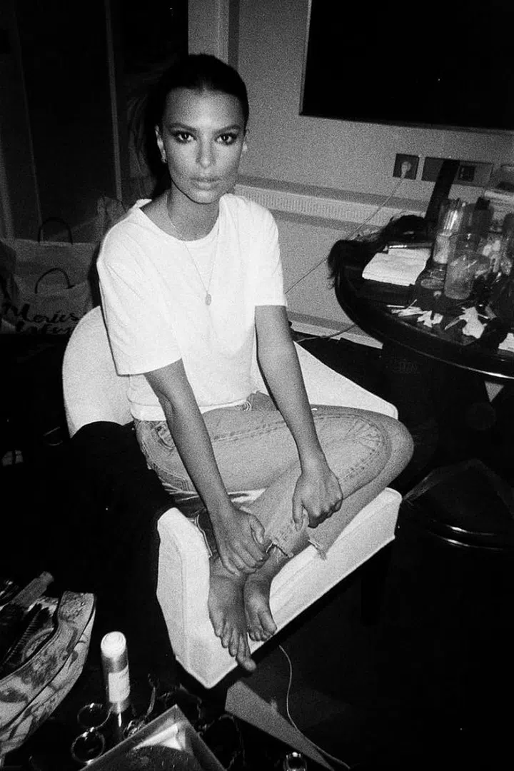Emily Ratajkowski Lands Her First Fragrance Campaign | Harper's Bazaar ...