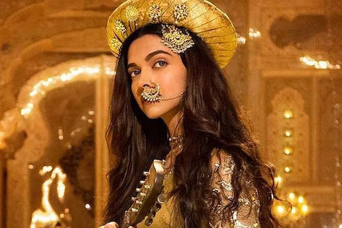 5 Of The Most Extravagant And Stunning Bollywood Costumes Ever | Harper ...