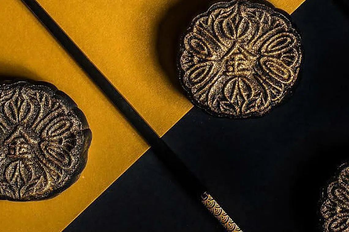 The Most Luxurious Mooncakes For Mid-Autumn Festival | Harper's Bazaar ...