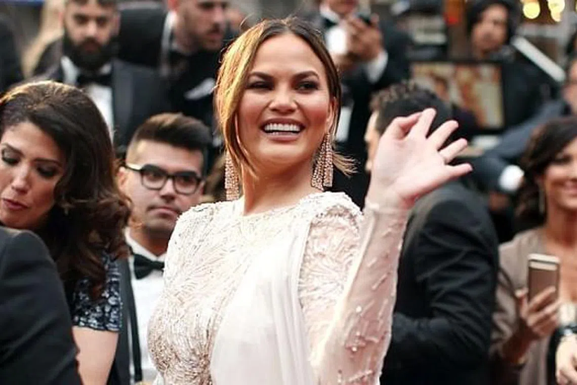 11 Of Most Brutal Celebrity Clapbacks And Disses Of 2017 | Harper's ...