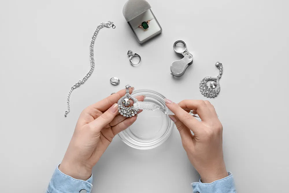 The Ultimate Jewellery Cleaning And Storage Guide, According To Editors ...