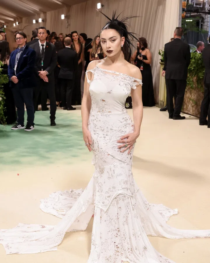 Met Gala 2024: Zendaya, Lana Del Rey And More Gothic Glamour On The ...