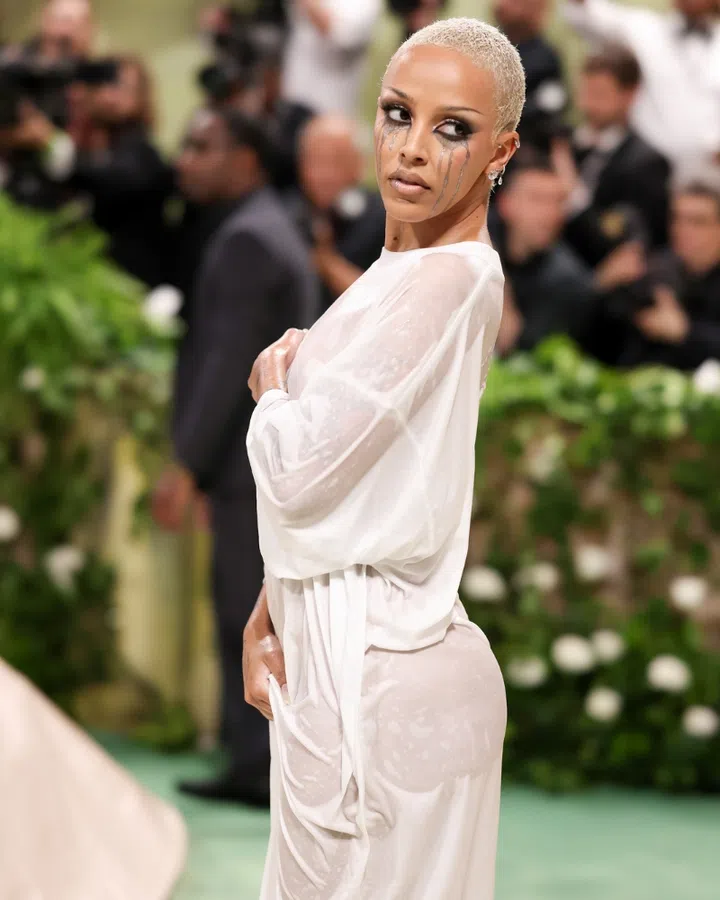 Met Gala 2024: Zendaya, Lana Del Rey And More Gothic Glamour On The ...