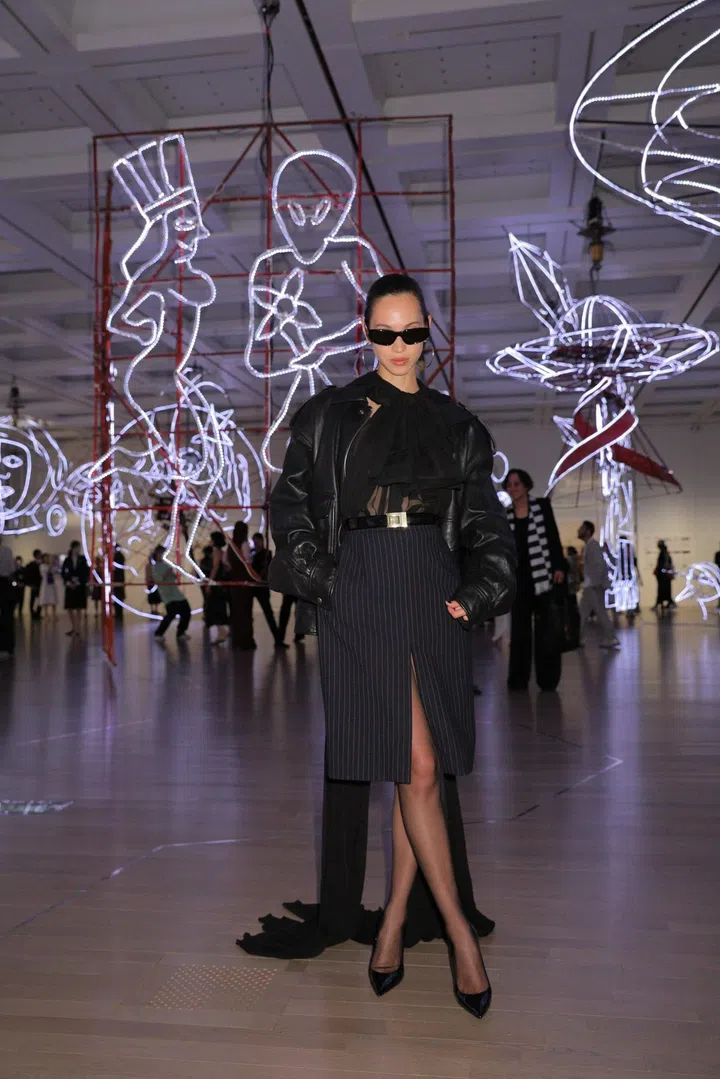 Kiko Mizuhara Finds Inspiration In The Works Of Artist Cai Guo-Qiang ...