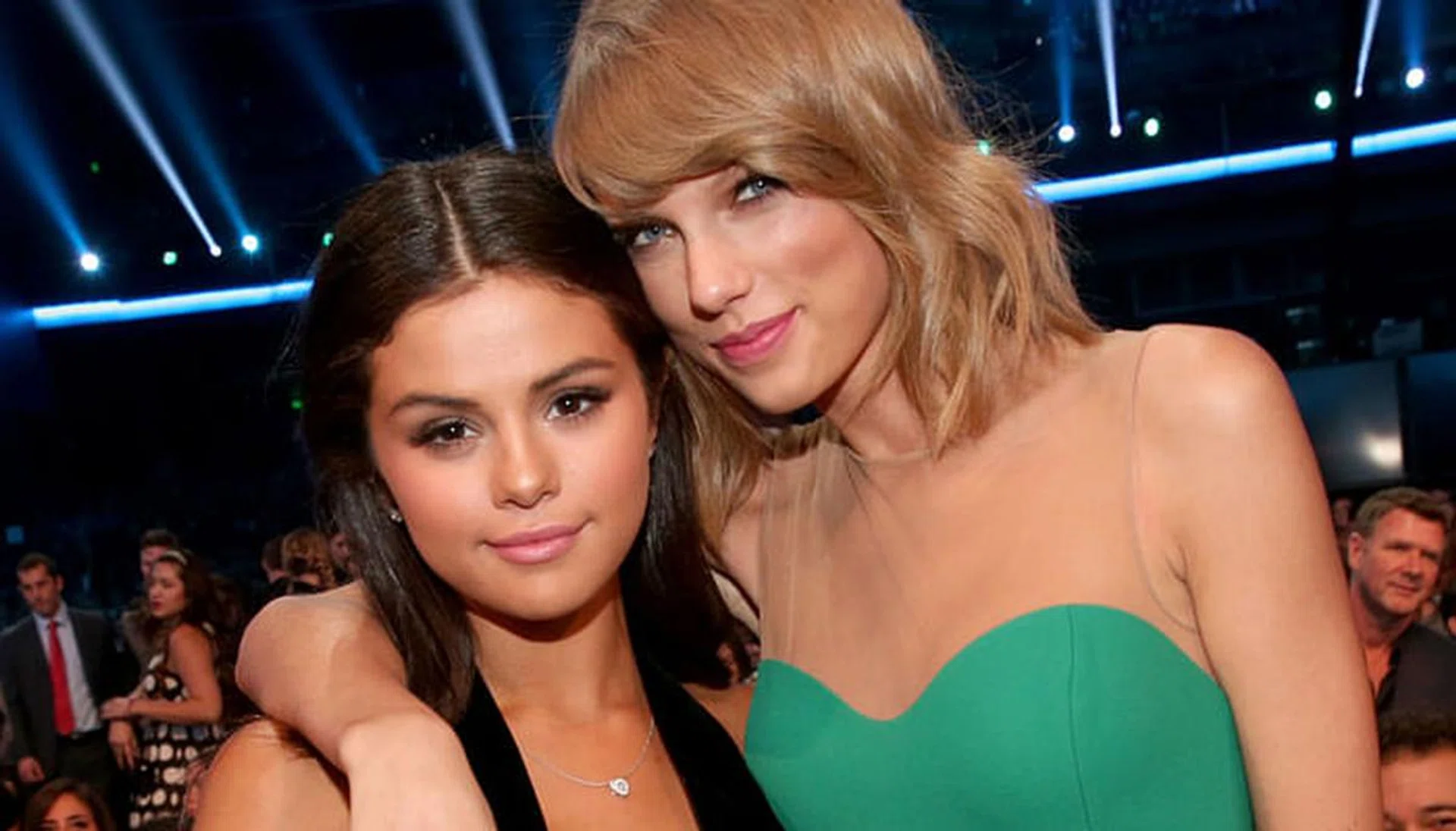 Taylor Swift And Selena Gomez Recreate "Out Of The Woods" In This Epic ...