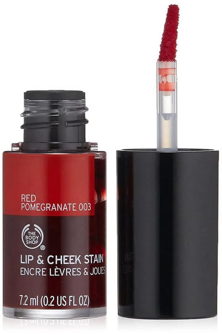 9 Eco-friendly Makeup Products That Live In Emma Watson's Purse ...
