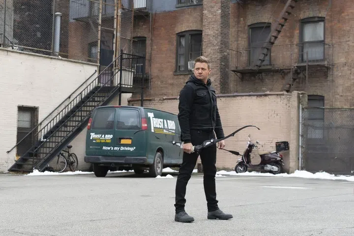 Jeremy Renner, Hailee Steinfeld, Vera Farmiga On Marvel’s 'Hawkeye ...