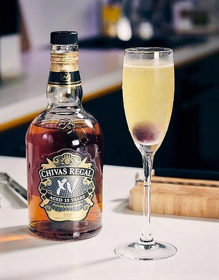 4 Easy Cocktail Recipes To Make At Home With Chivas XV | Harper's ...