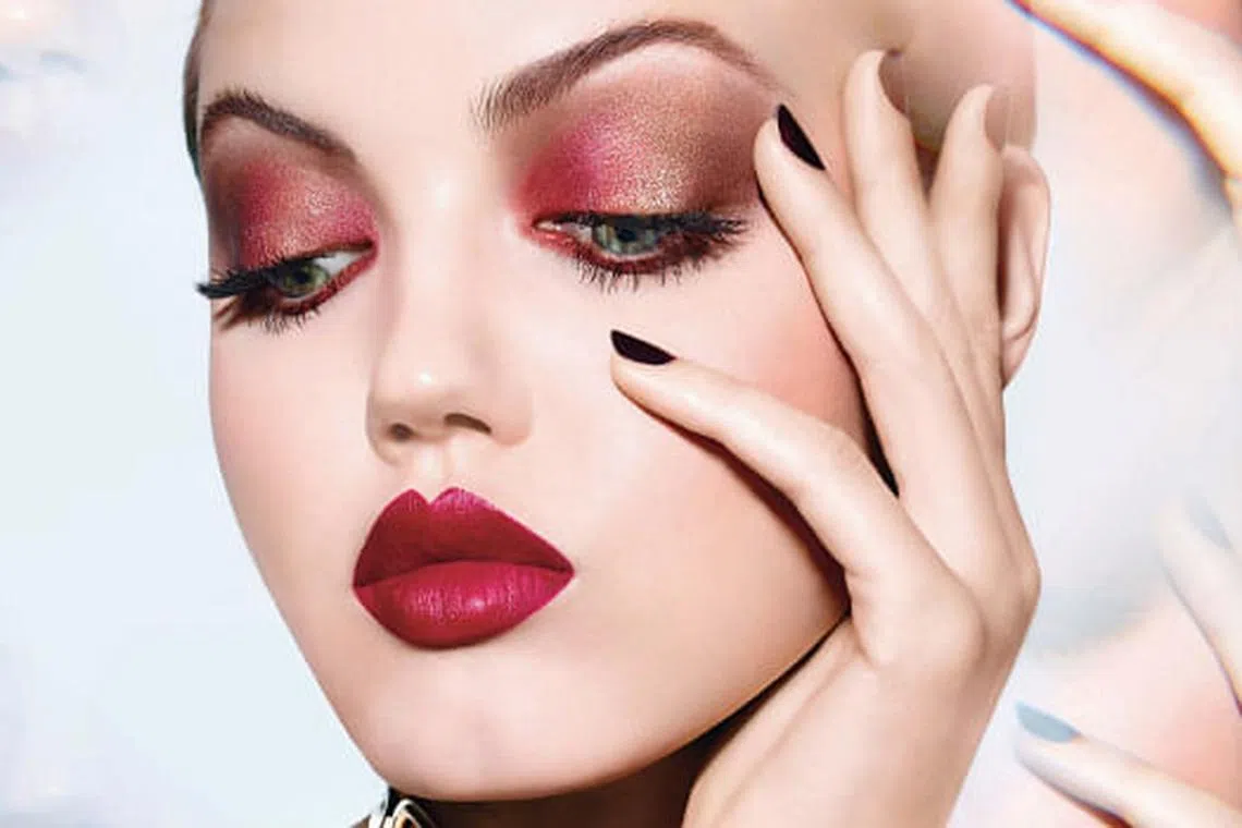 The Most Glamorous Makeup Look You Can Rock This Christmas | Harper's ...