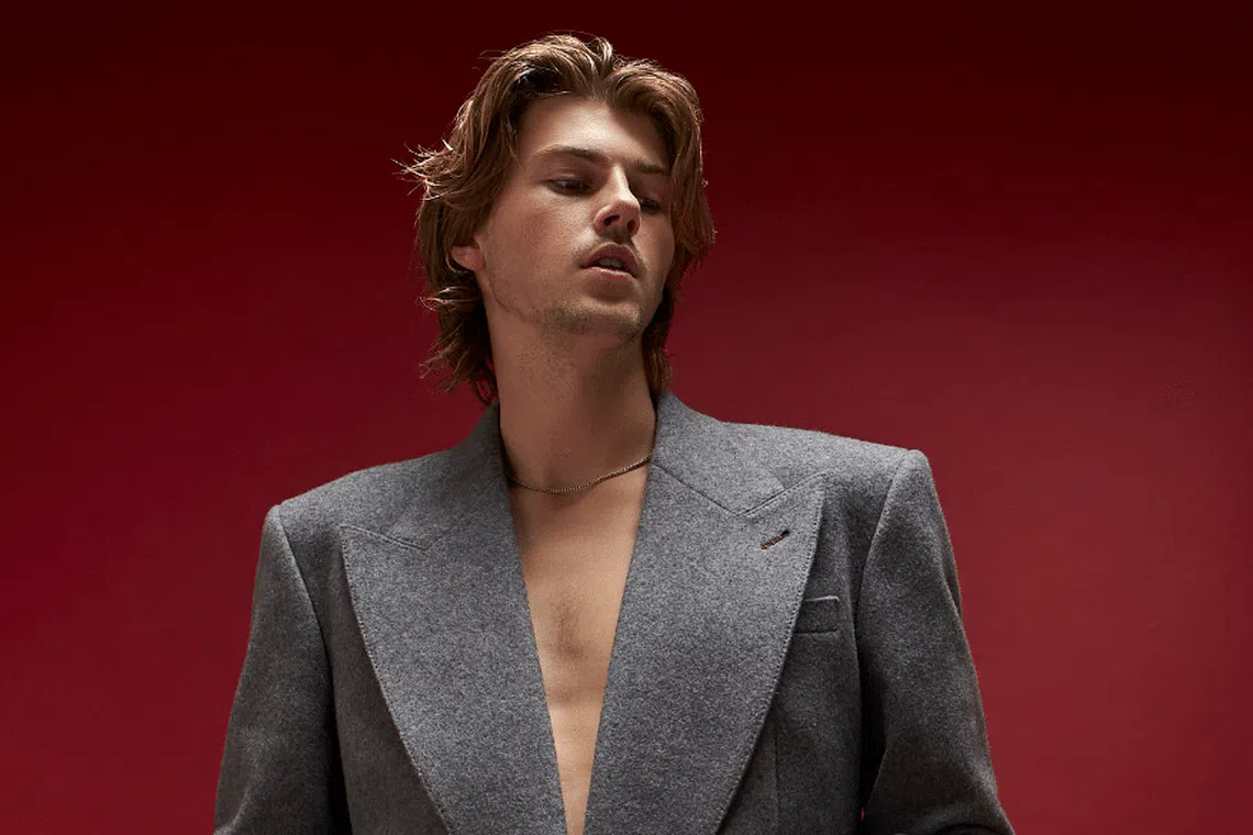 In Conversation With British-Australian Singer And Songwriter Ruel | Harper's Bazaar Singapore