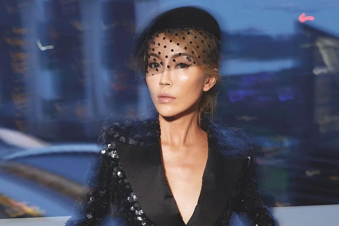 Wendy Long Gives Us A Peek Into Her Chic Apartment | Harper's Bazaar ...