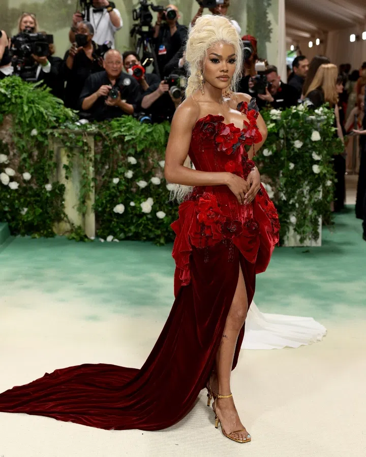 Met Gala 2024: Zendaya, Lana Del Rey And More Gothic Glamour On The ...