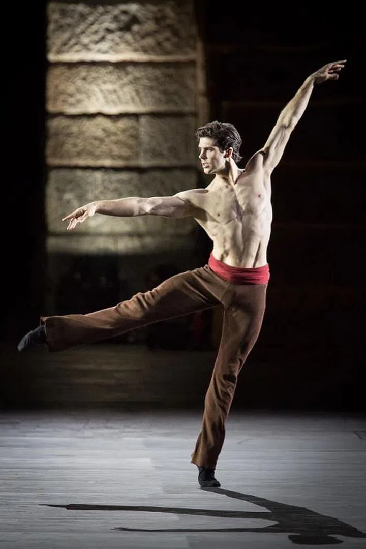 5 Male Ballet Dancers-Turned-Models To Follow On Instagram | Harper's ...