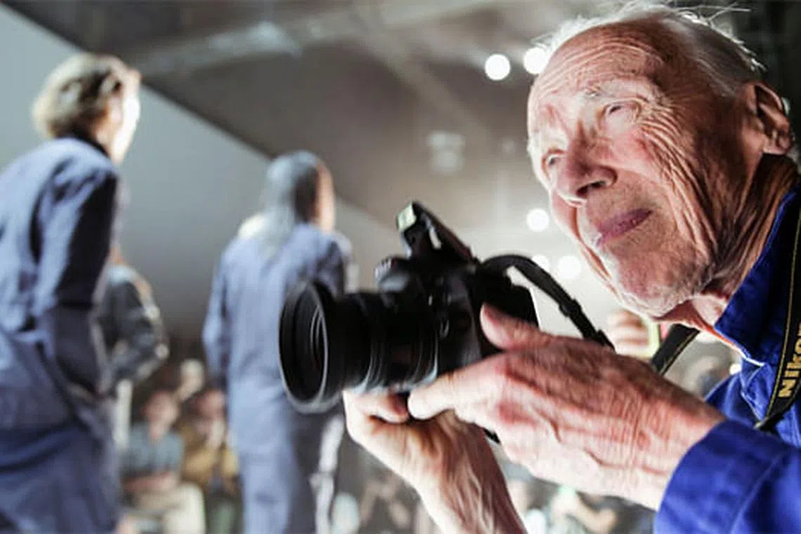 The Amazing Way Photographers Paid Tribute To Bill Cunningham On Day 1 ...