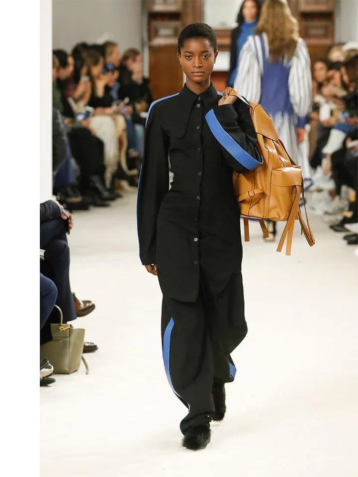 Paris Fashion Week: 10 Best Looks From Loewe FW18 | Harper's Bazaar ...