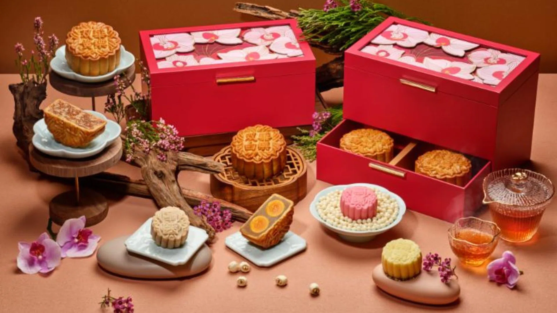 The Best Mooncakes Of 2025, Tested And Reviewed By The BAZAAR Team ...