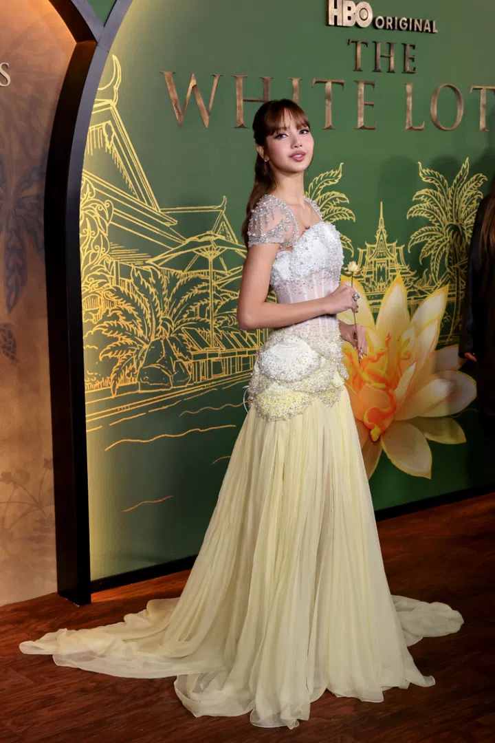 Lisa’s Best Looks From ‘The White Lotus’ Season 3 Premiere | Harper's Bazaar Singapore