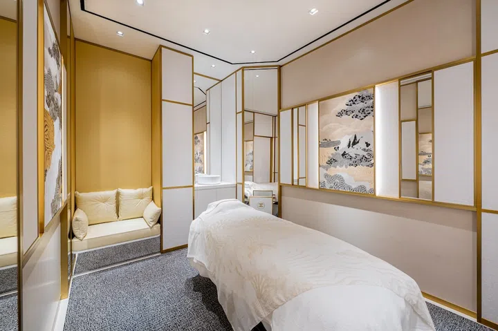 This Chanel Privé Facial Harnesses The Largest Sensory Organ In Your ...