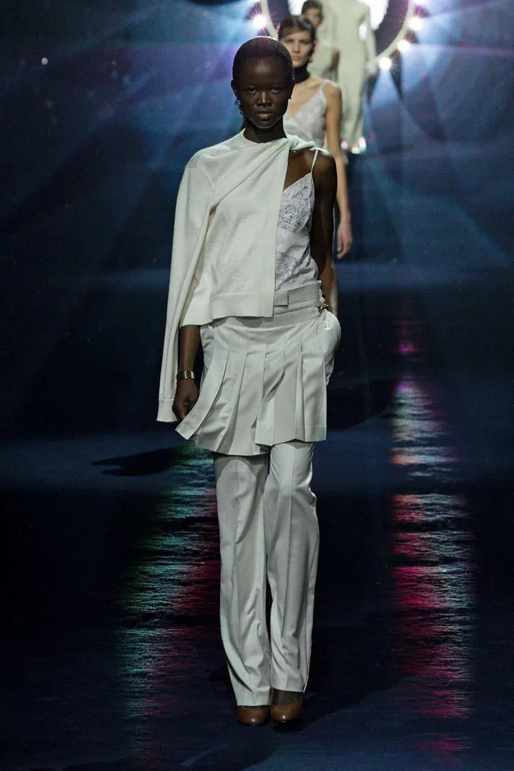 Song Hye-kyo, Greg Hsu And The Quintessential Fendi Woman For Fall ...