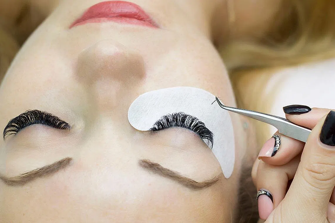 Your complete guide on choosing the right eyelash extension style | Her ...