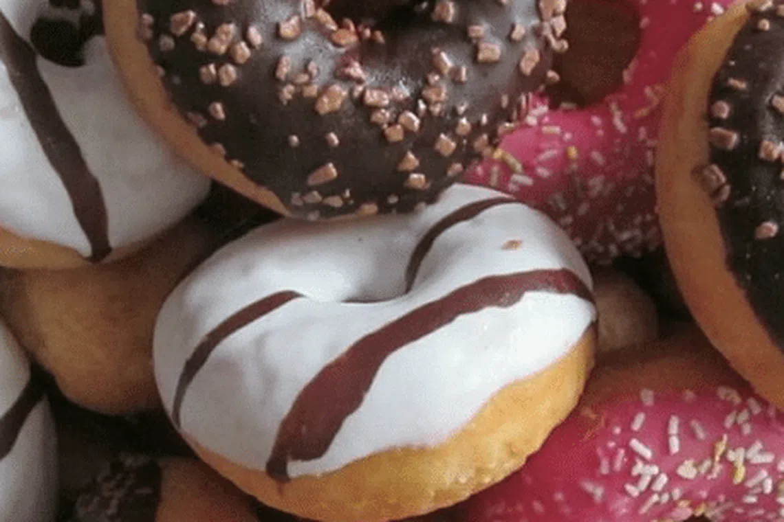 All the Krispy Kreme promotions in 2017 to satisfy your cravings - Her ...