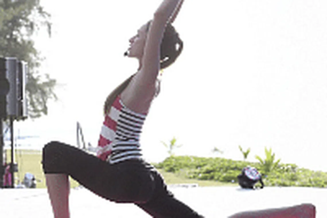 3 fun mass yoga events that no one (yogi or not) should miss - Her ...