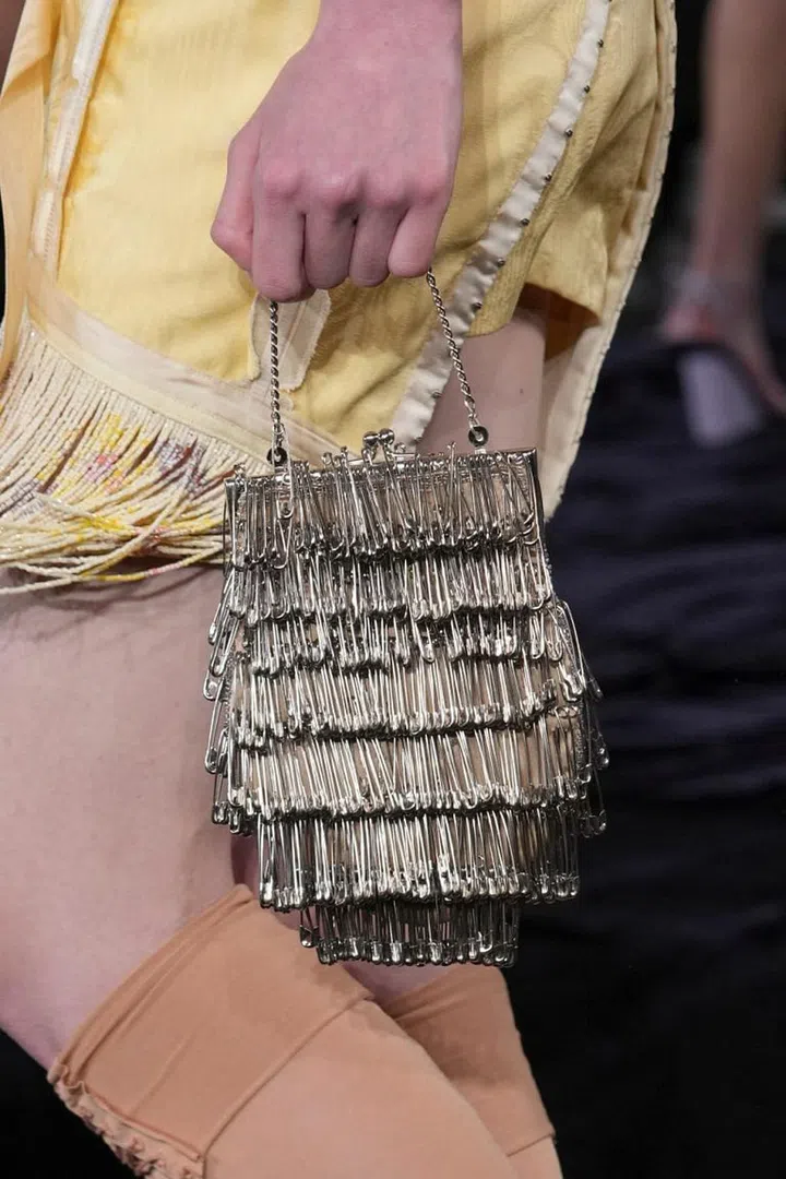12 odd-looking accessories you would never expect to see on the runway ...