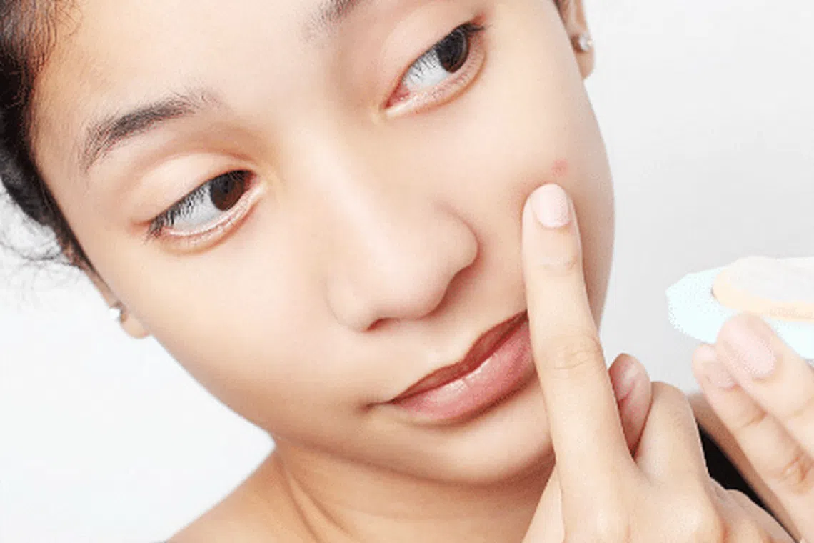 The reason why your makeup is causing acne â€“ and how to stop this ...